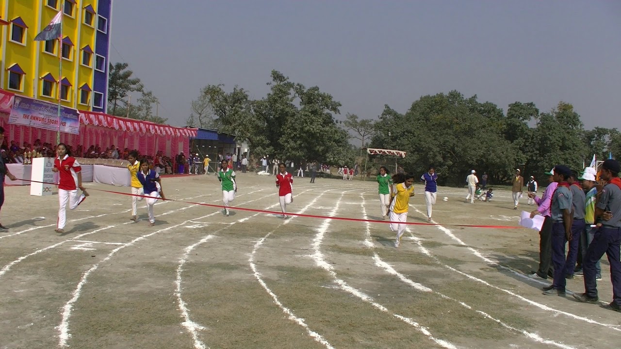 One Leg Race for Senior Girls - YouTube