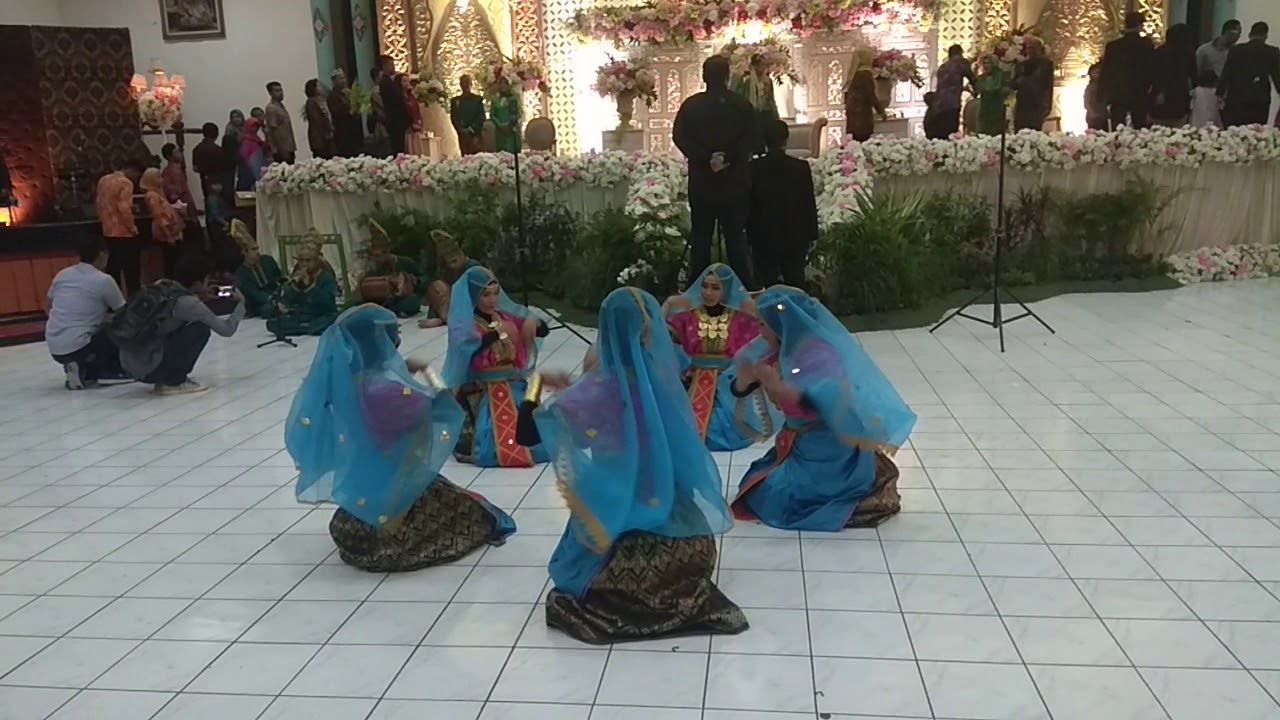 Tari nguri SMSY( SOLIDARITAS MAHASISWA SUMBAWA YOGYAKARTA) jogja rasa ...