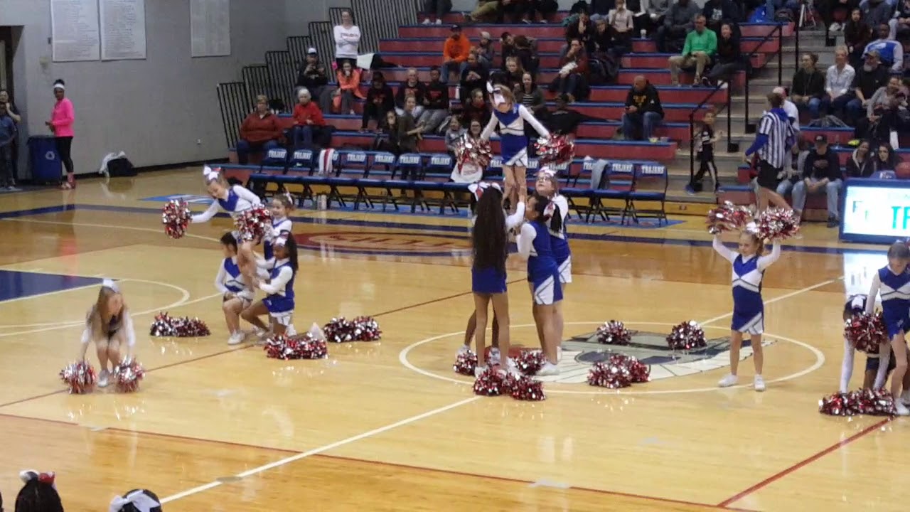 2019 Cheering at the FFCHS - YouTube