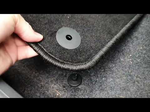 🚘 Fußmatte im Auto wechseln