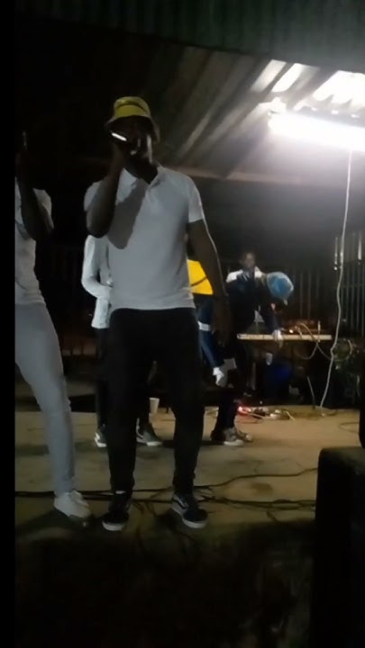 Tumza De voc Perfoming(Phupholwami). - YouTube