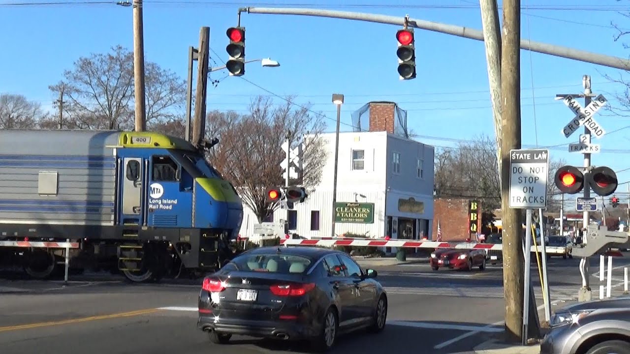 (New Gate LEDs) LIRR 400 DE30AC at Islip to Patchogue - Islip Ave/RTE ...