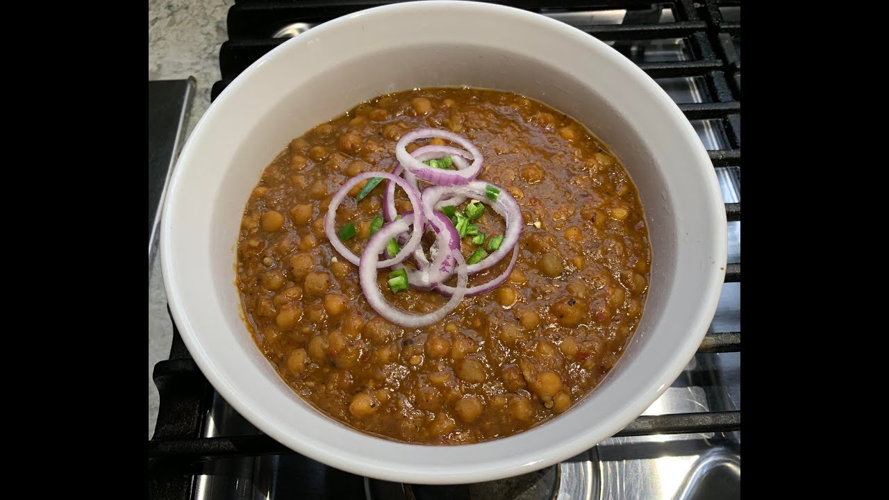 Lahori Chikar Chole Recipe - YouTube