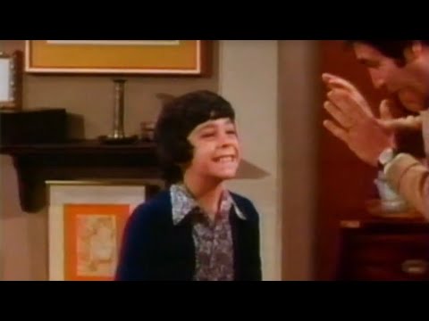 Todd Turquand in “I’m a Little Late, Folks” episode of Rhoda (1974 ...