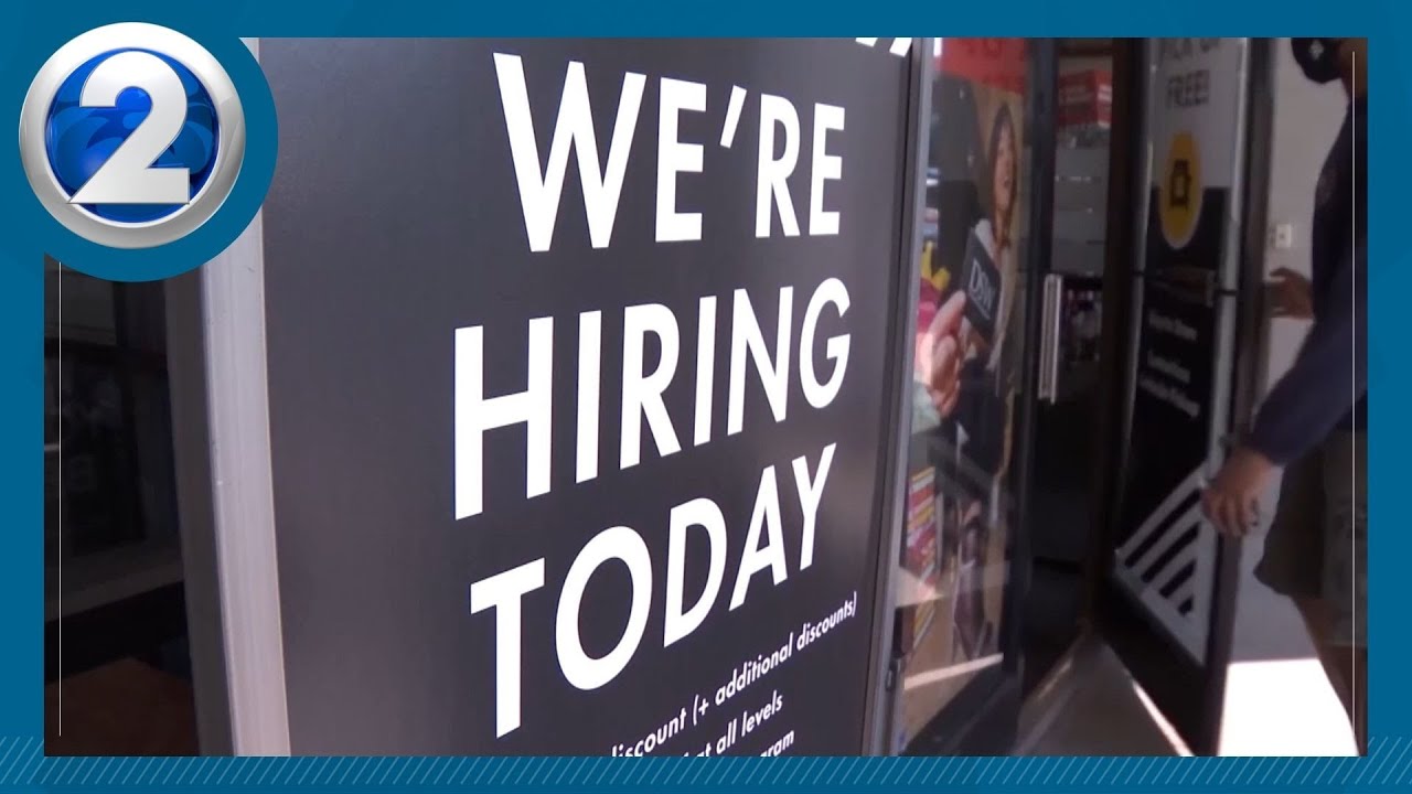 Seasonal work in Hawaii in high demand amid holiday season - YouTube