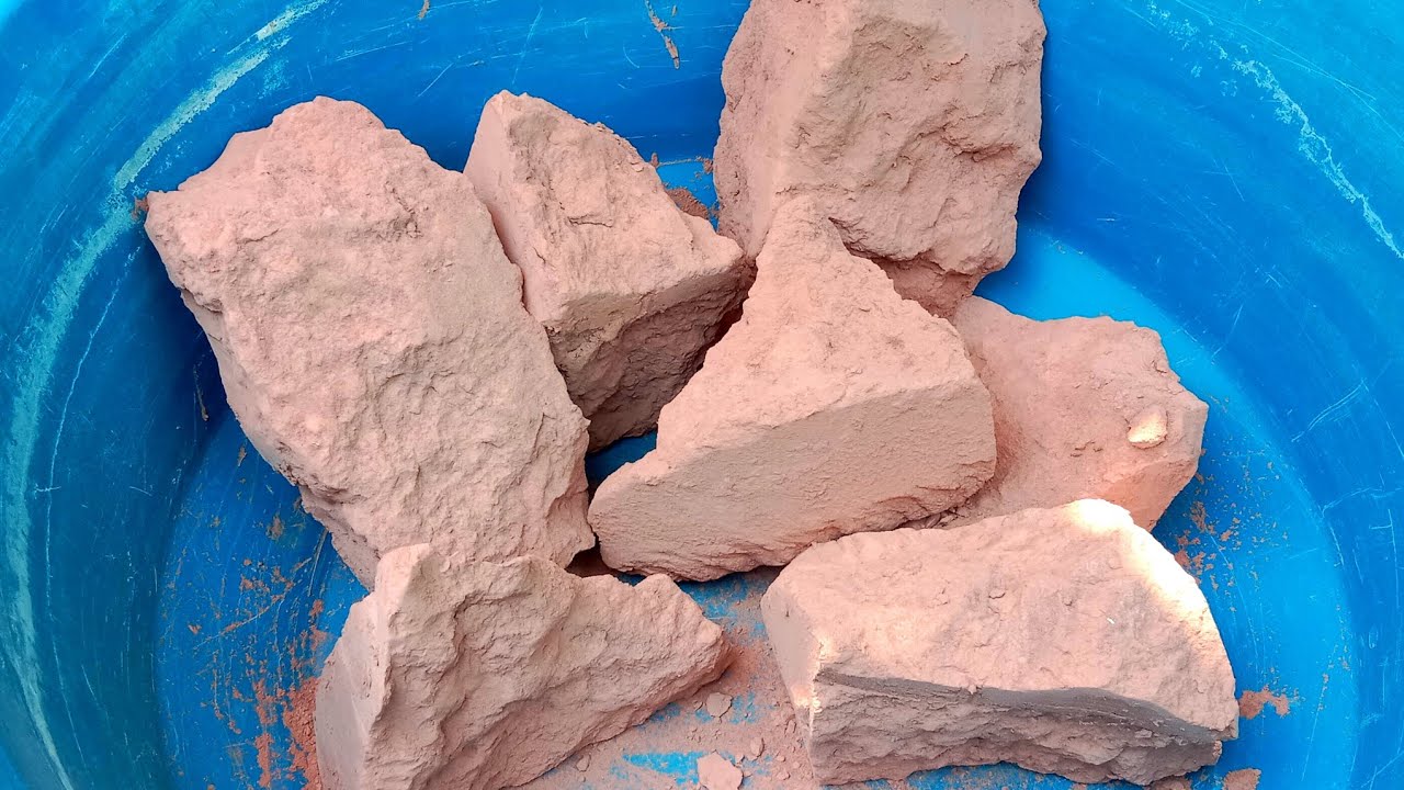 ASMR- Most requested dry crumbling of red clay dirt🤤then pouring and ...