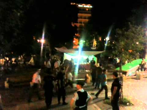 Εφοδος αστυνομιας Πλατεια Συνταγματος - YouTube