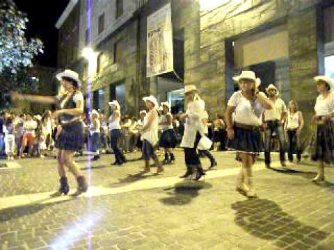 Vitien Country Dance in Cha Cha Country - YouTube