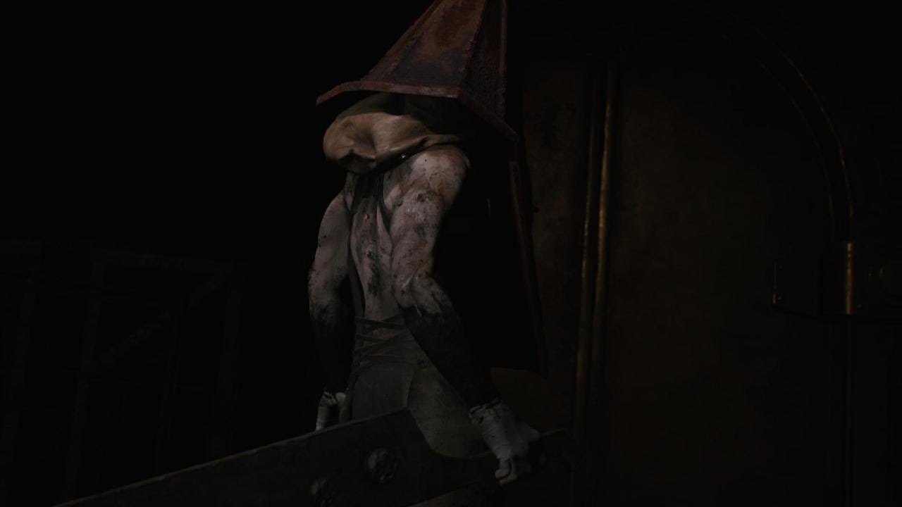 Facing Pyramid Head - YouTube