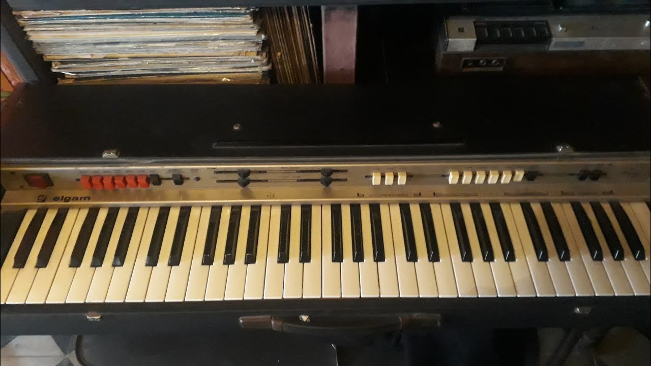 Organo italiano vintage -ELGAM modelo 1976 - YouTube