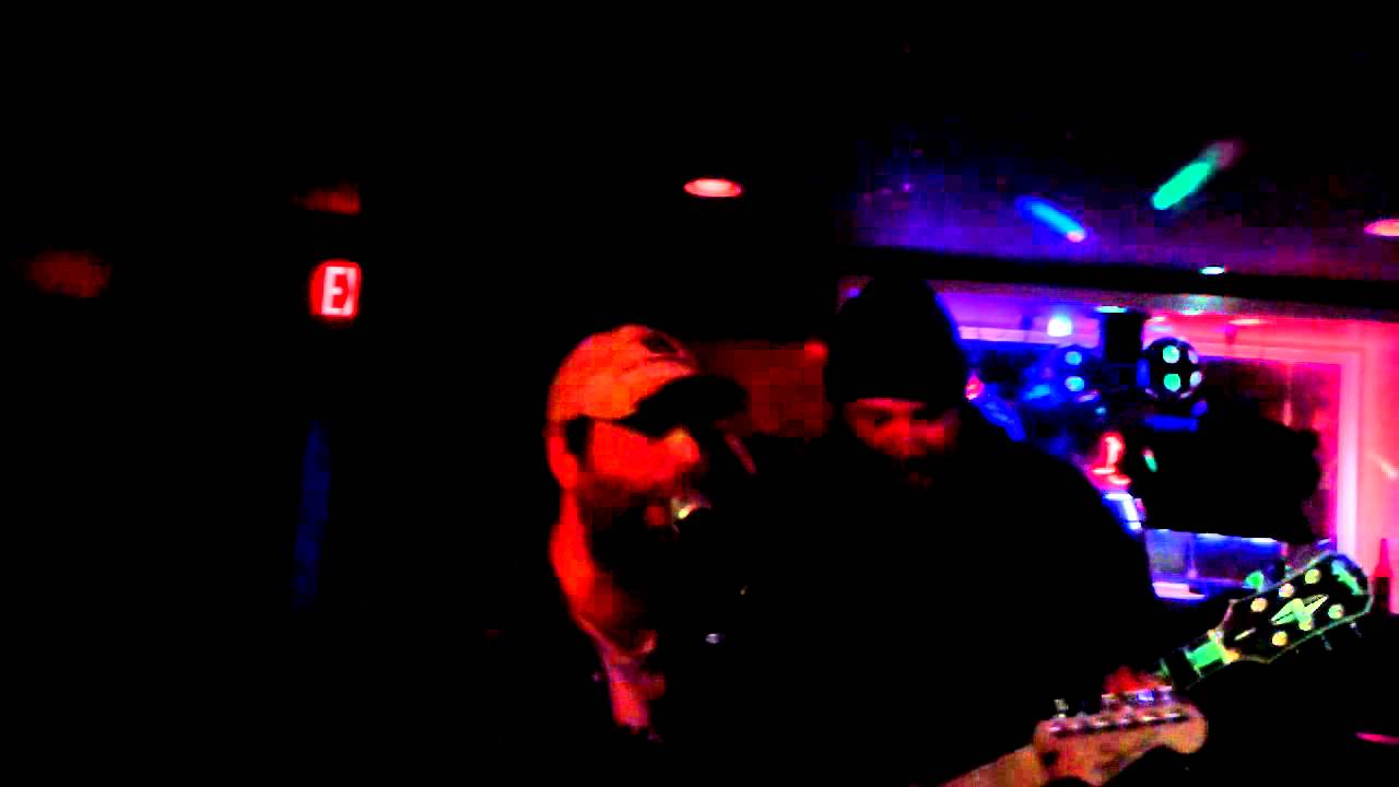 David Helle performs Brown Sugar with Nautical Turtle jam night - YouTube