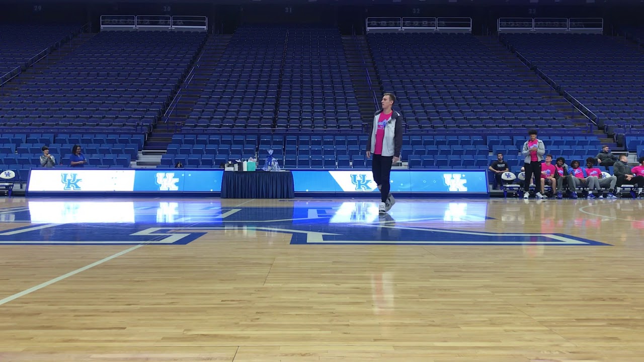 UK Basketball player introductions at women’s clinic - YouTube