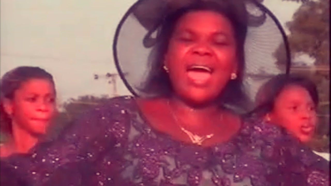 Agatha Moses Praise - YouTube