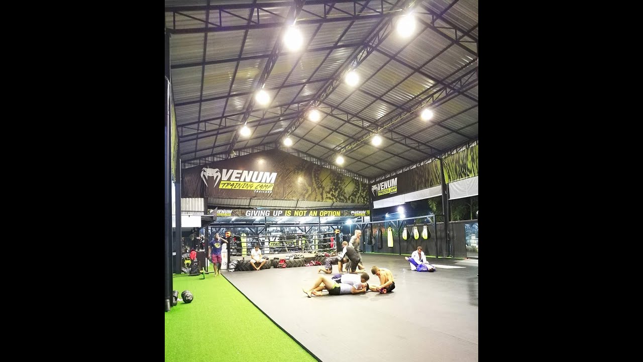 Trying out some Muay Thai at Venum Training Camp in Pattaya, Thailand ...