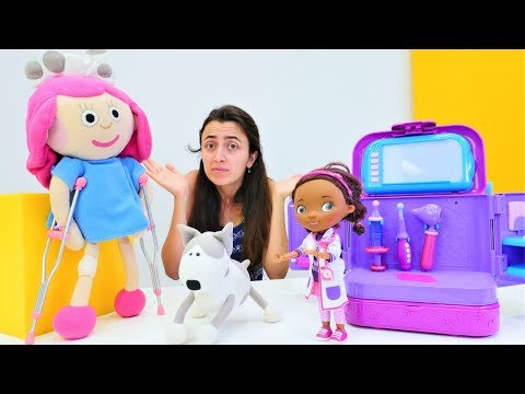 Doc McStuffins Smarta'ya koltuk değneği veriyor! Çocuklar için eğitici video