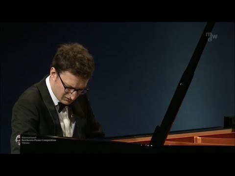 Beethoven Andante Favori Woo 57 - Rodolfo Leone piano - YouTube