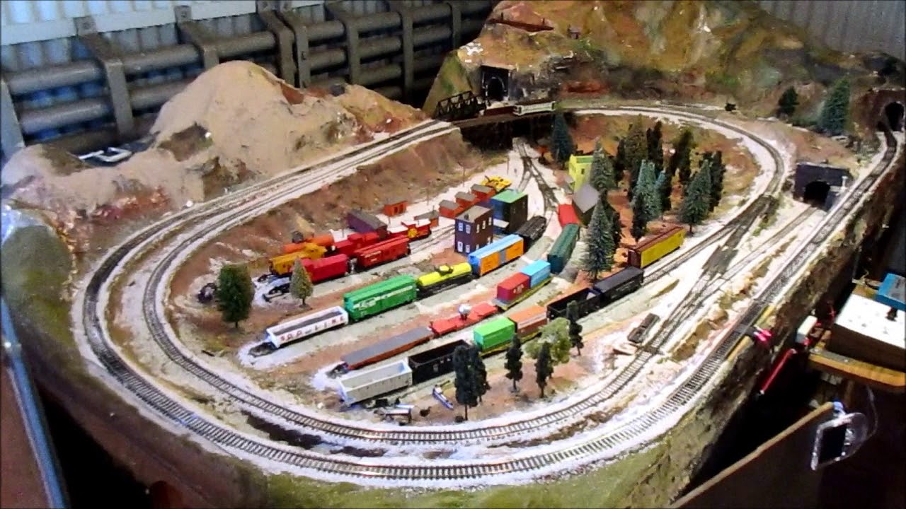 The North Alabama Railroad Museum's HO Scale Train Layout - YouTube