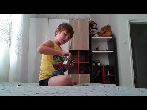 Burak tahsin şimşek  legoyla  araba  yaptı
