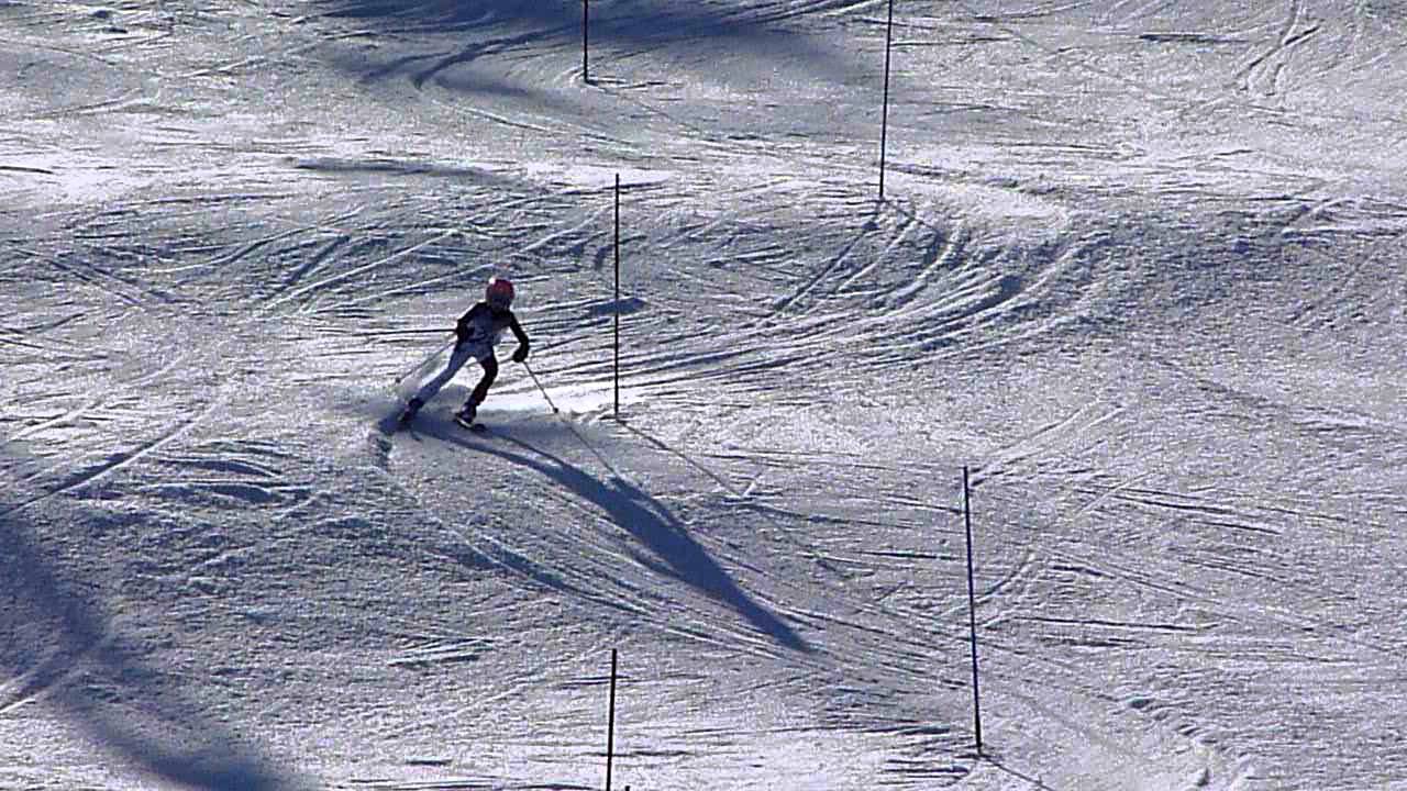 Kirsten @ Ski Ward, 1st run J5, 1/29/2012 - YouTube