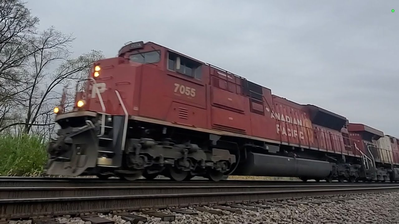 Canadian Pacific freight train Eastbound to Bensenville IL yard Railfaning CP 252 November 9th ...