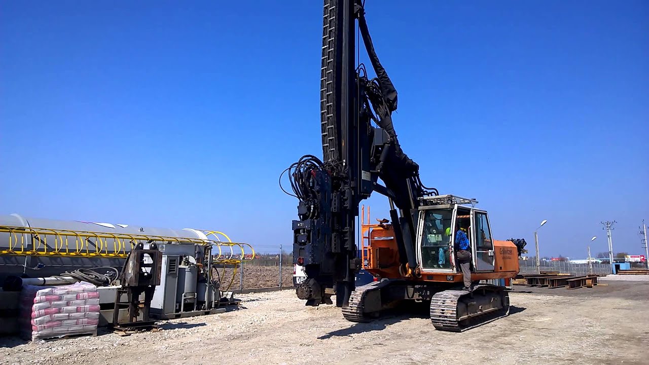 Drill rig with vibro hammer / Palownica z wibro młotem - YouTube