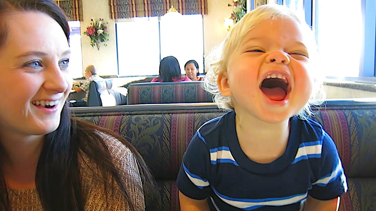 Singing At A Restaurant! (11.5.14 - Day 649) - YouTube