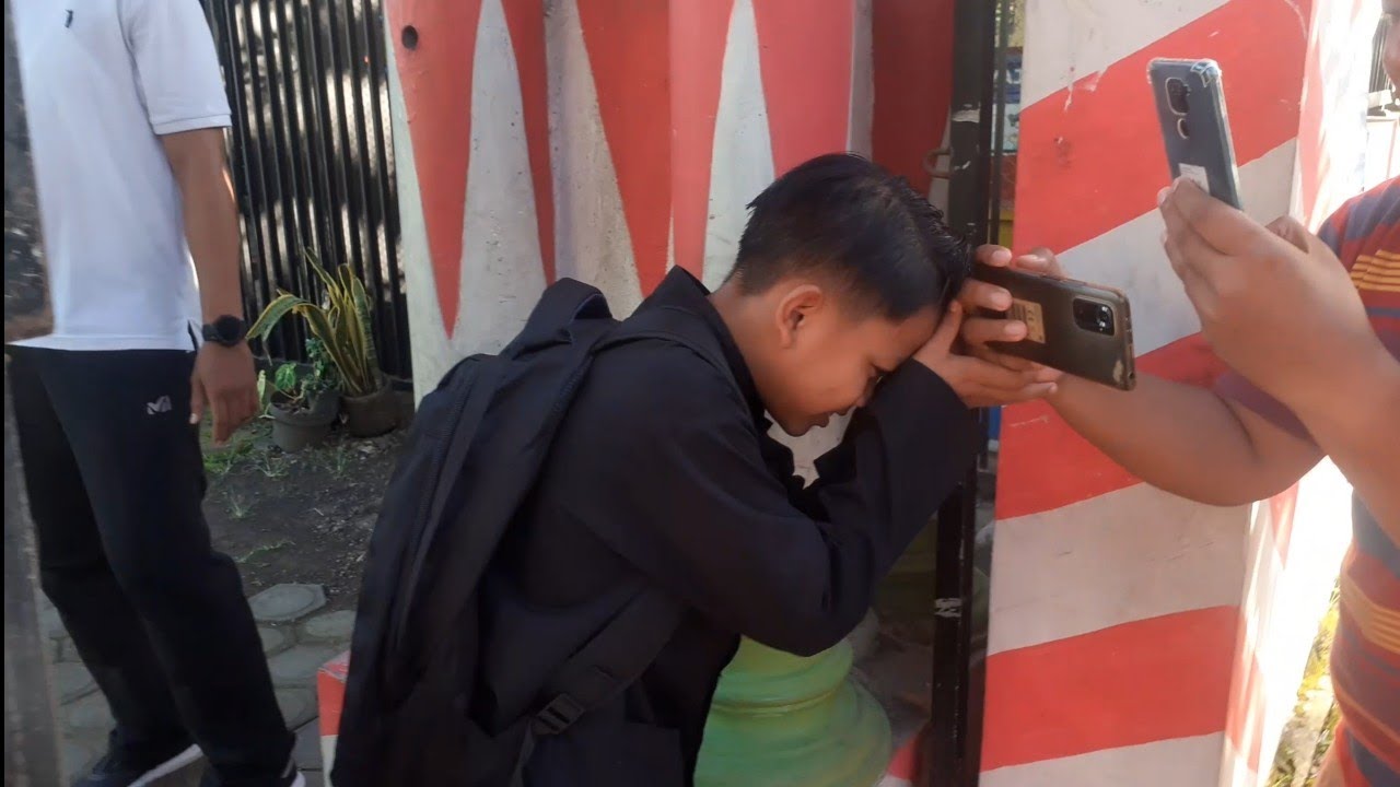 Farel Prayoga Sopan Banget‼ Cium Tangan Para YouTuber - YouTube