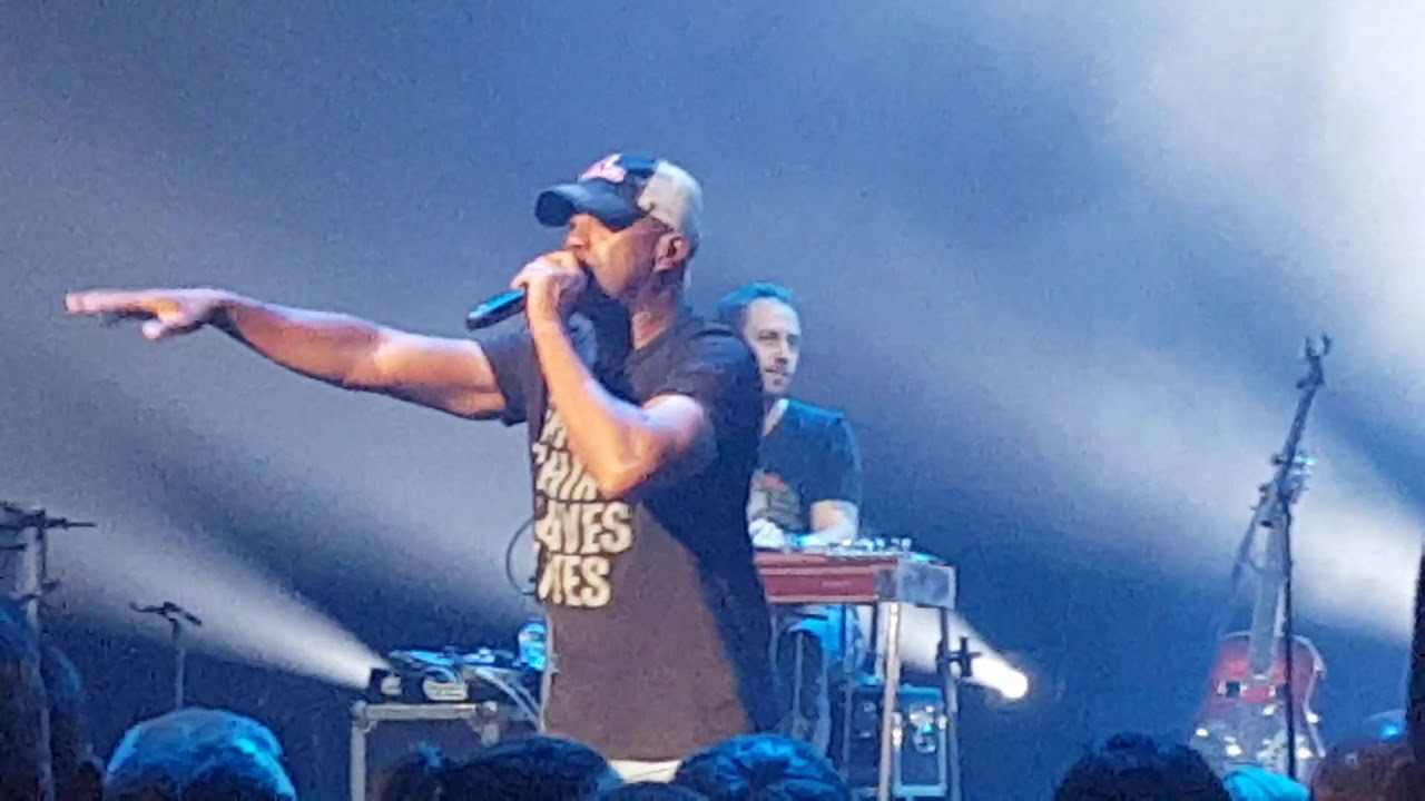 Darius Rucker Friends In Low Places No Diggity - YouTube