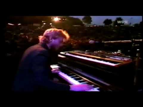 Chris Rea   Love's Strange Ways Live Restored 1983