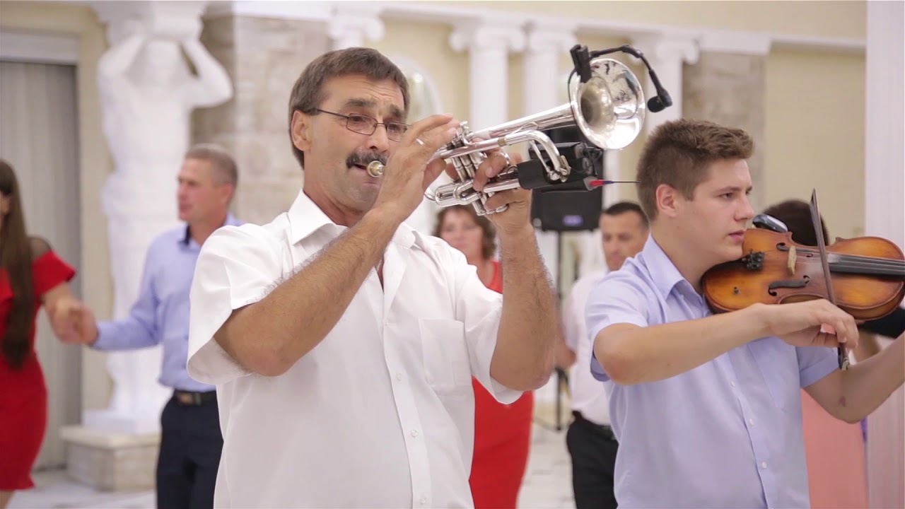 Lautarii de la Larga - YouTube