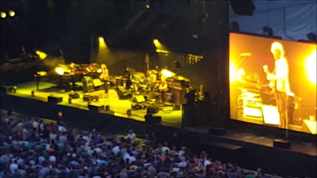 Phish - Divided Sky - Jumping - Wrigley Field - 6/25/2016 - YouTube