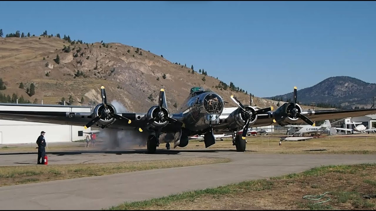 B-17G FLYING FORTRESS 4-Engine Startup - YouTube