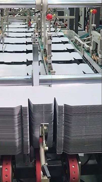 접착작업중인 패키지공장 식스프린팅 용기띠지 용기슬리브 단상자 싸바리상자 밀키트슬리브 카톤박스 칼라박스 Rrp박스 Uv인쇄 수성코팅 패키지인쇄 친환경코팅 싸바리박스 택배상자