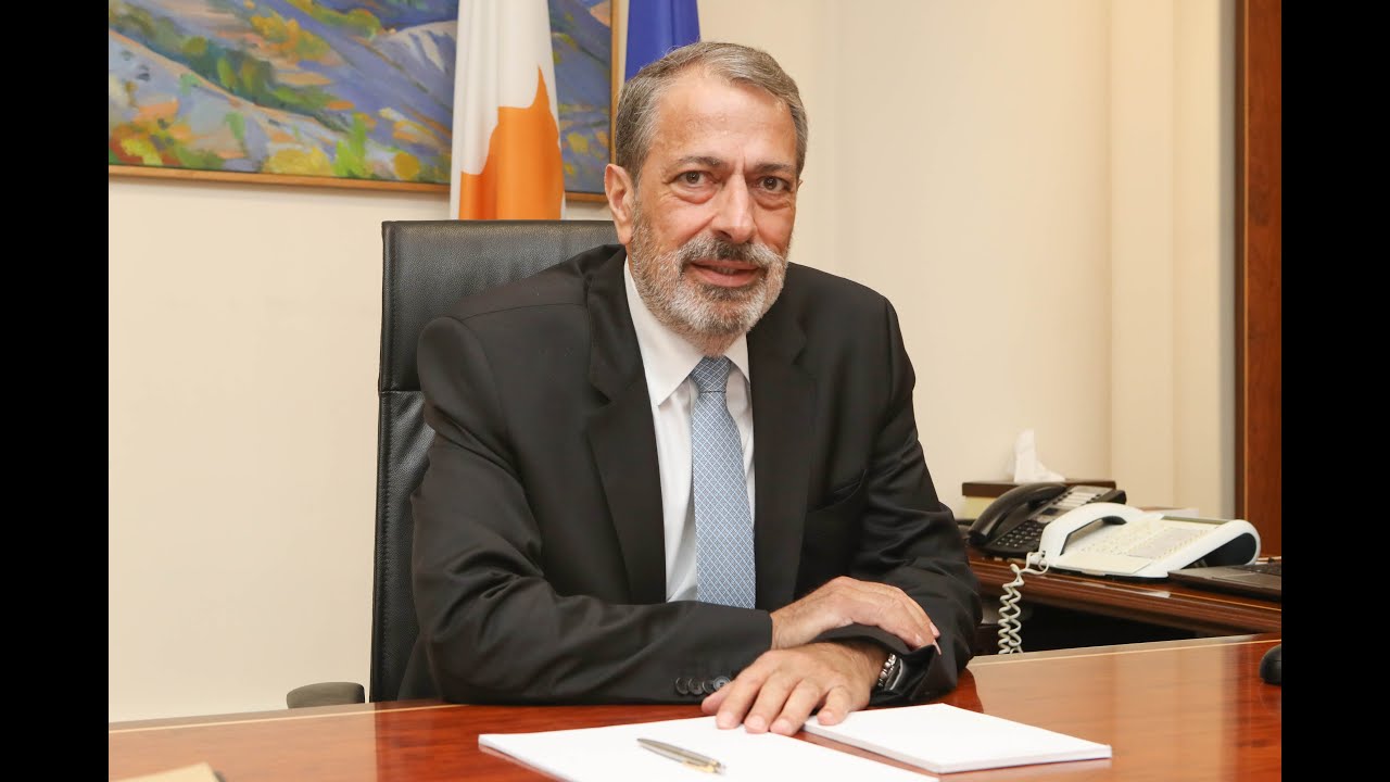 Τηλεφωνική παρέμβαση στο Τρίτο Πρόγραμμα του ΡΙΚ - YouTube