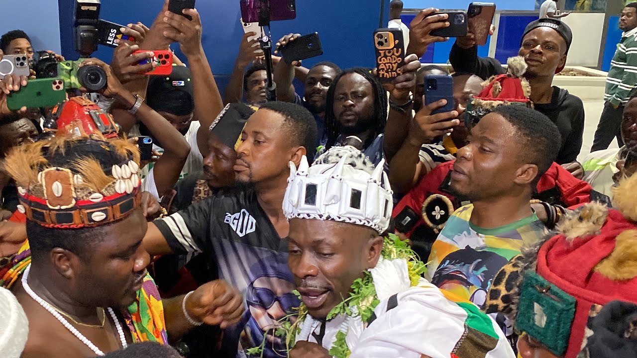 🤩🔥Shatta Wale arrival storms Kotoka after a successful show in Jamaica ...