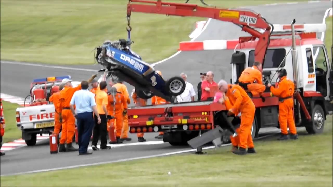 Oulton Park, Formula 3 crash (28/5/16) - YouTube