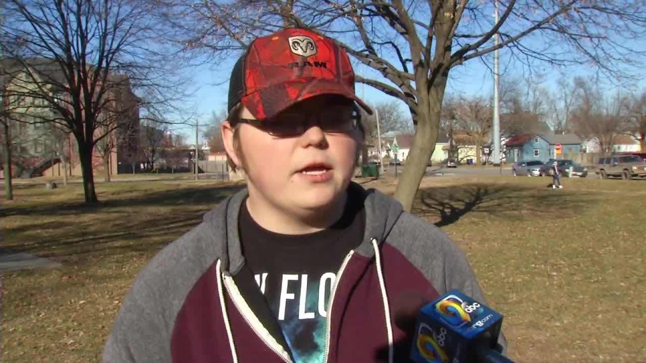 Teens vaping in school - YouTube