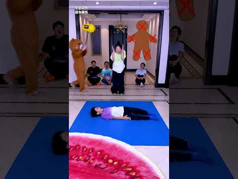 Quilt Challenge, No Skills, Just Luck#Funnyfamily #Partygames #Funny