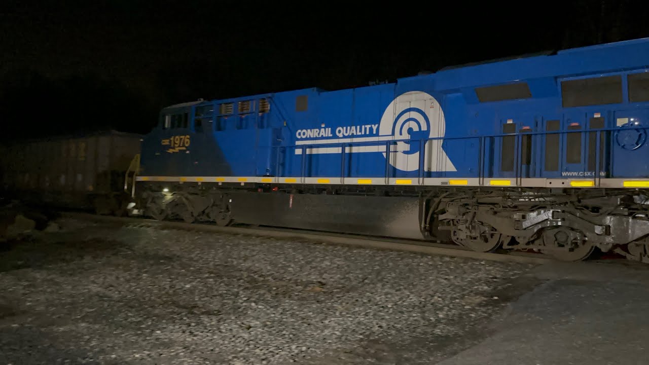 CSX C792 slowly rolls through Mt. Airy with the Conrail Heritage Unit ...