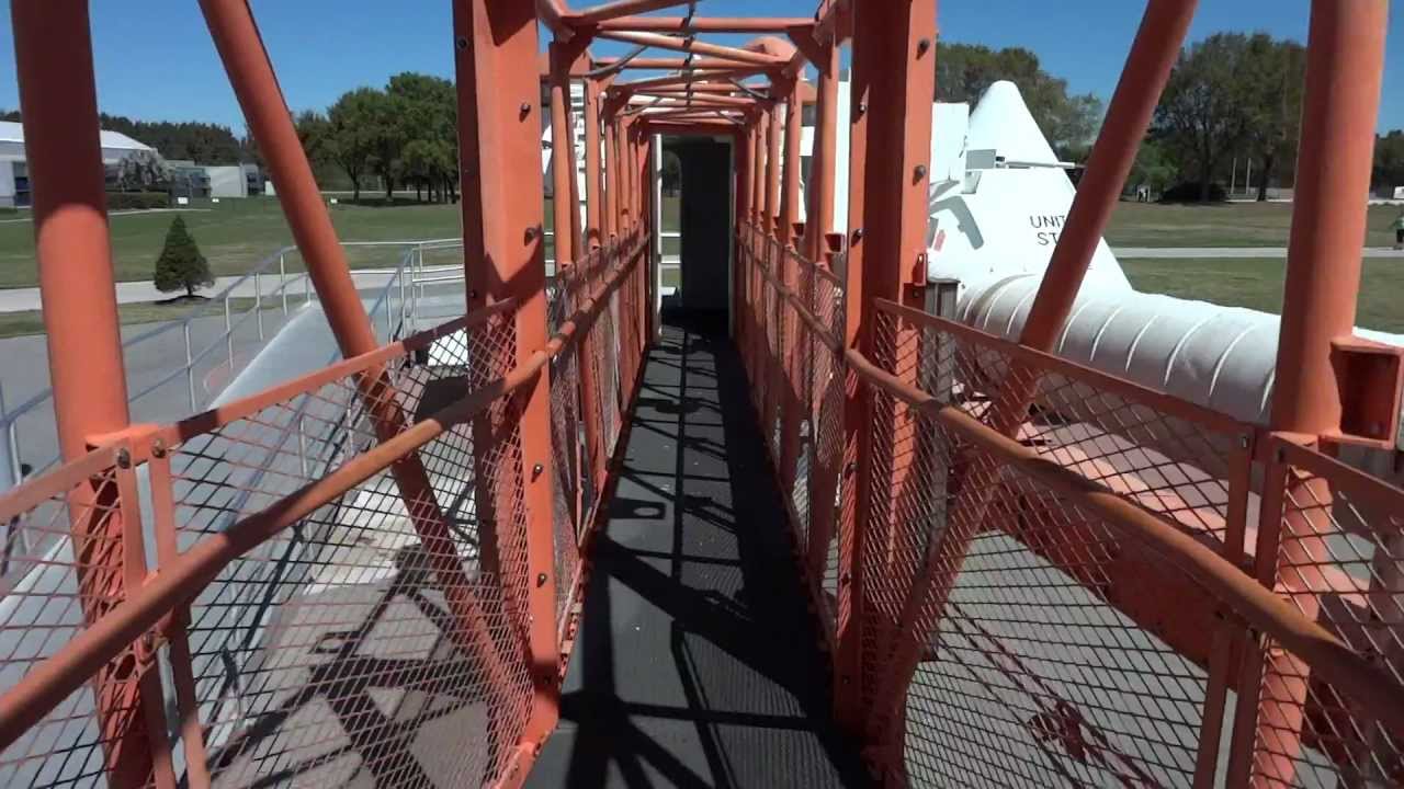 HD Astronout bridge walk into the shuttle rocket Kennedy Space Center ...