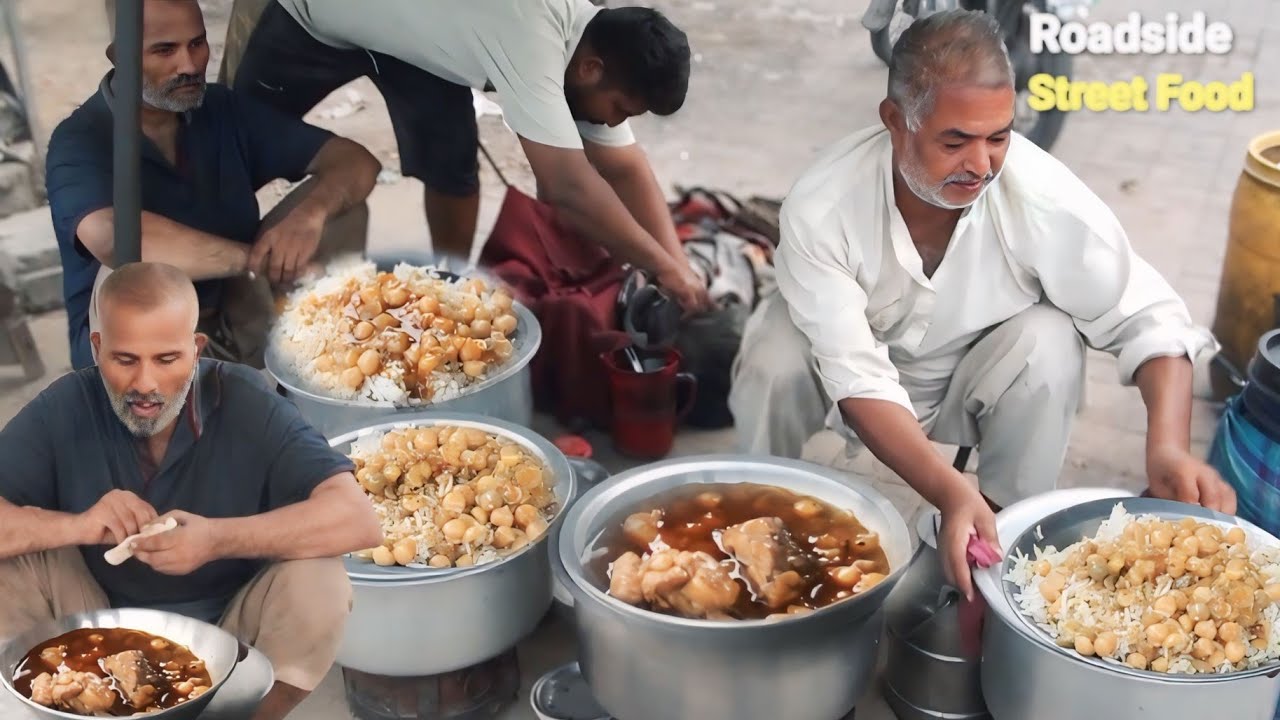 Hardworking old man selling Lahori Murgh cholay at Roadside | Street ...