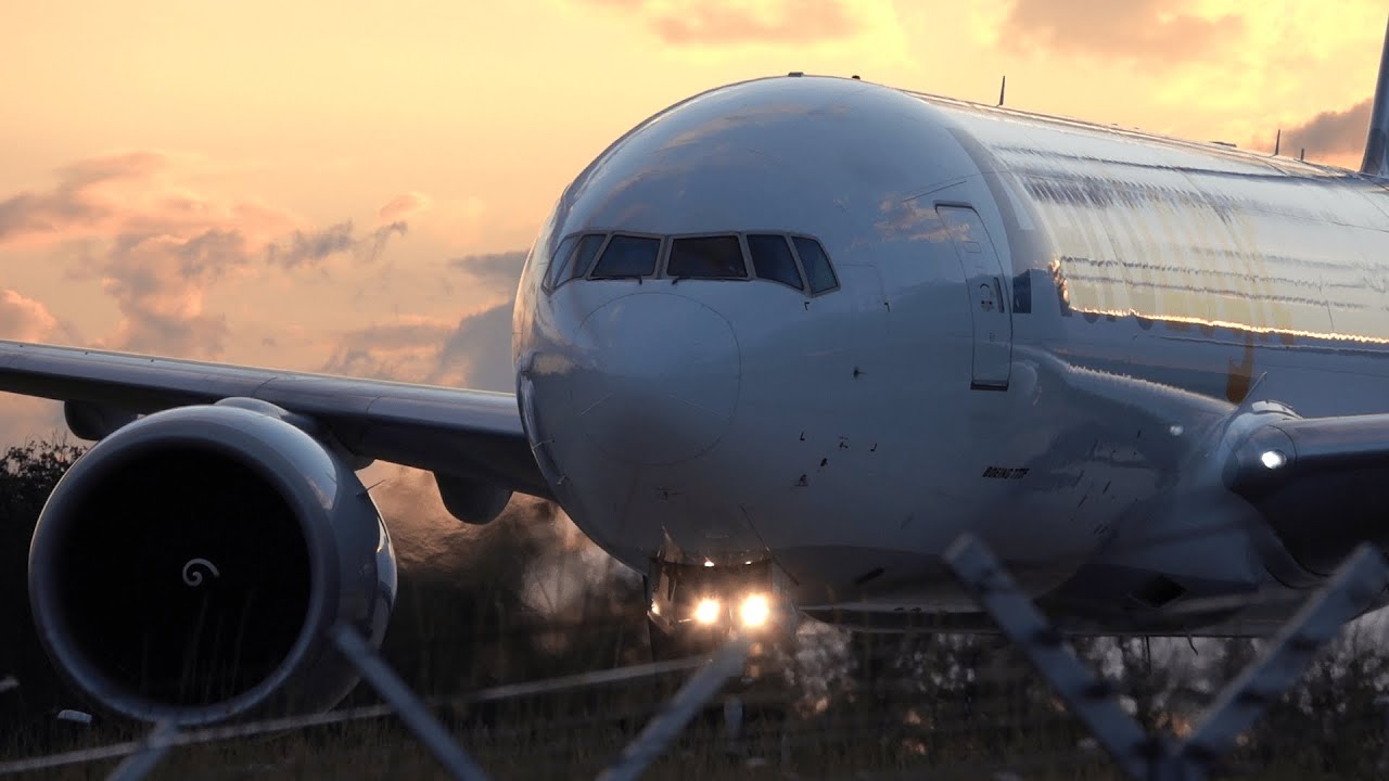 Sunset Planespotting Pilot Wave am Abend AeroLogic B777F - YouTube