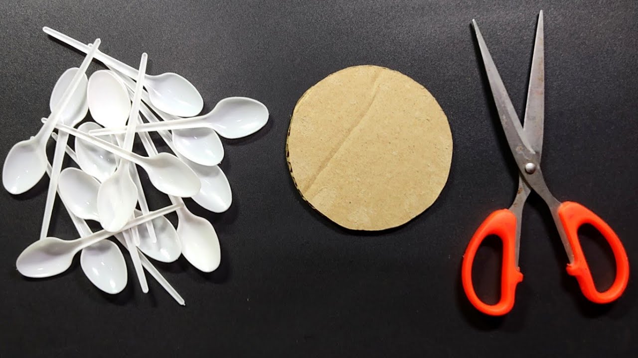 Easy and Beautiful Home Decor Idea / Wall Hanging Craft Using Plastic ...