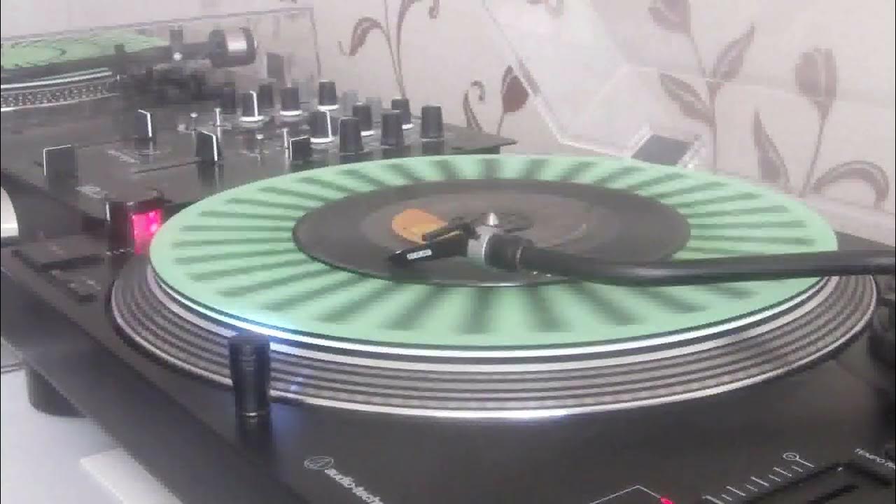 The 5th Dimension - Workin' On A Groovy Thing (Soul City). - YouTube