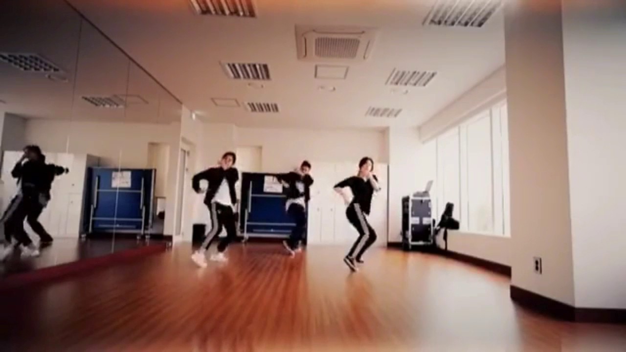 Red Velvet 슬기 Lucky Strike mirror - YouTube