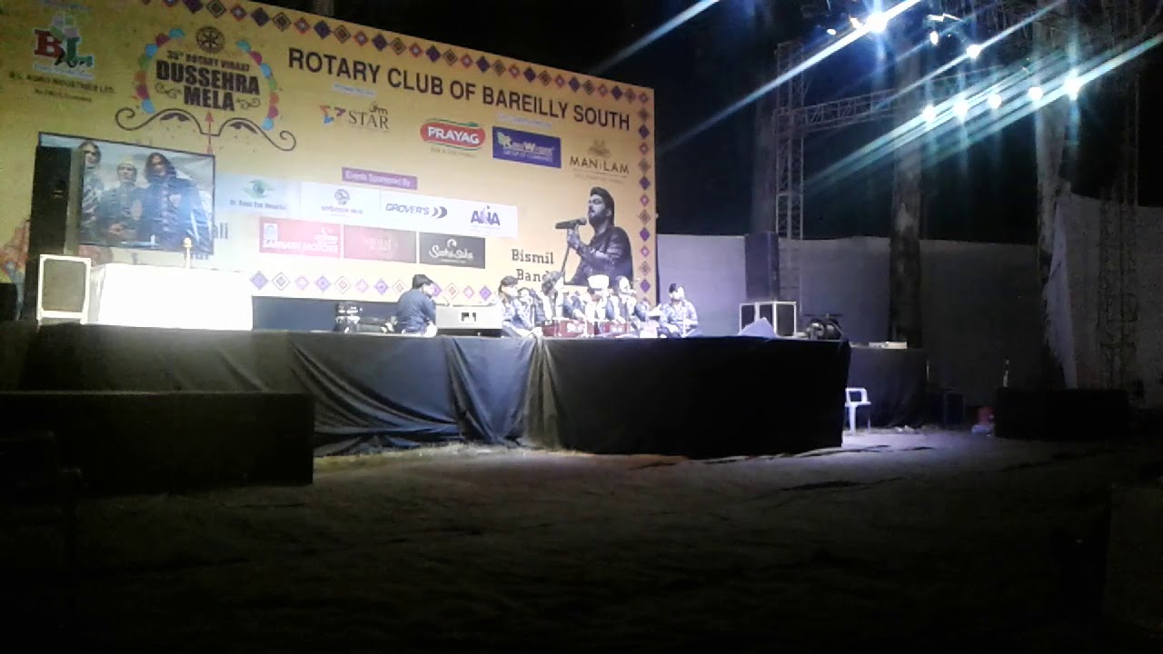 BAREILLY CLUB BISMIL BAND PERFORMANCE - YouTube