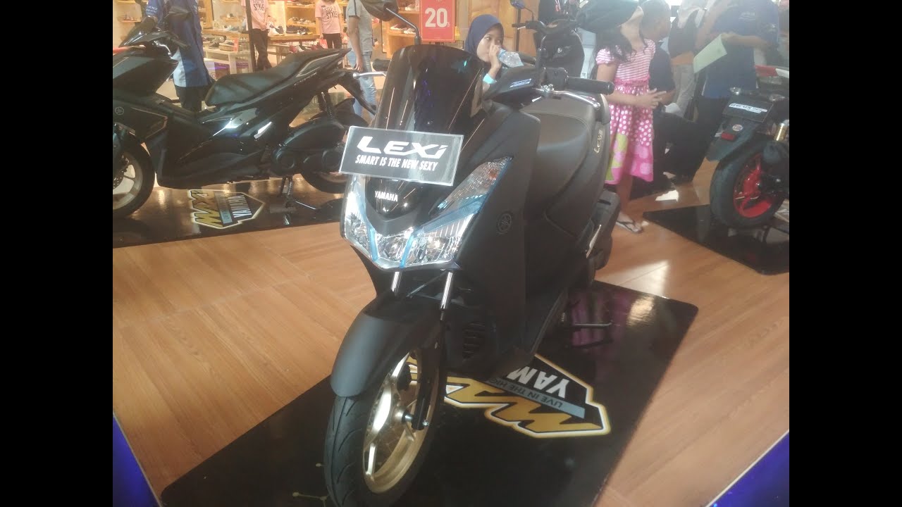 Review Yamaha Lexi maxi signature | the baby nmax - YouTube
