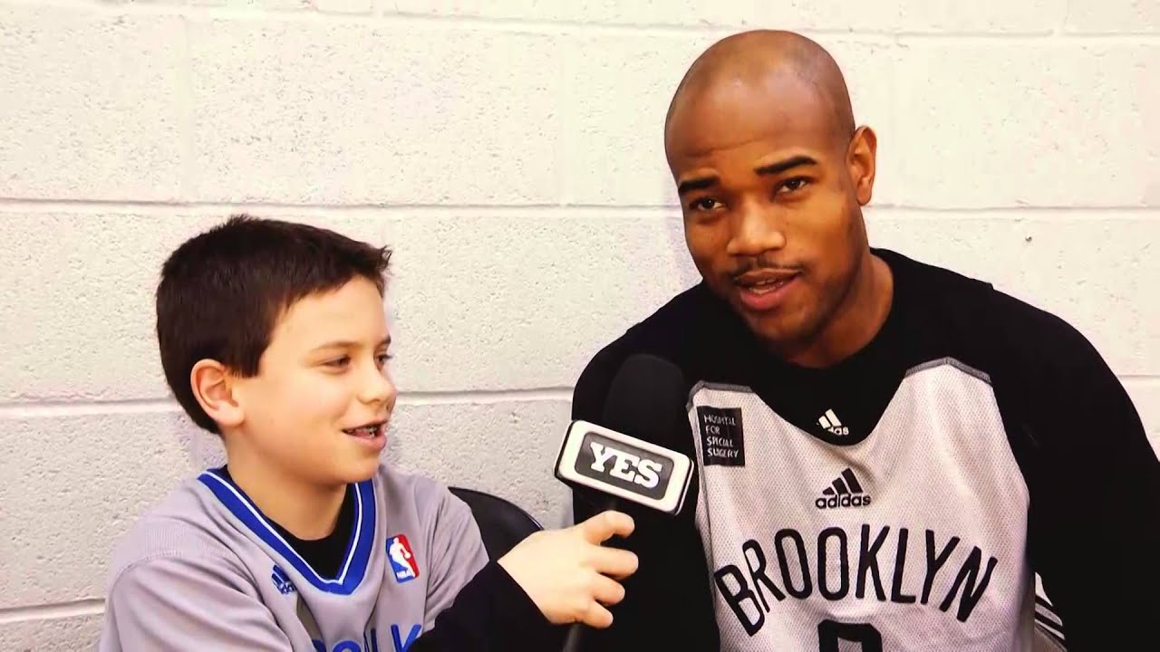 Kid reporter at Nets practice - YouTube