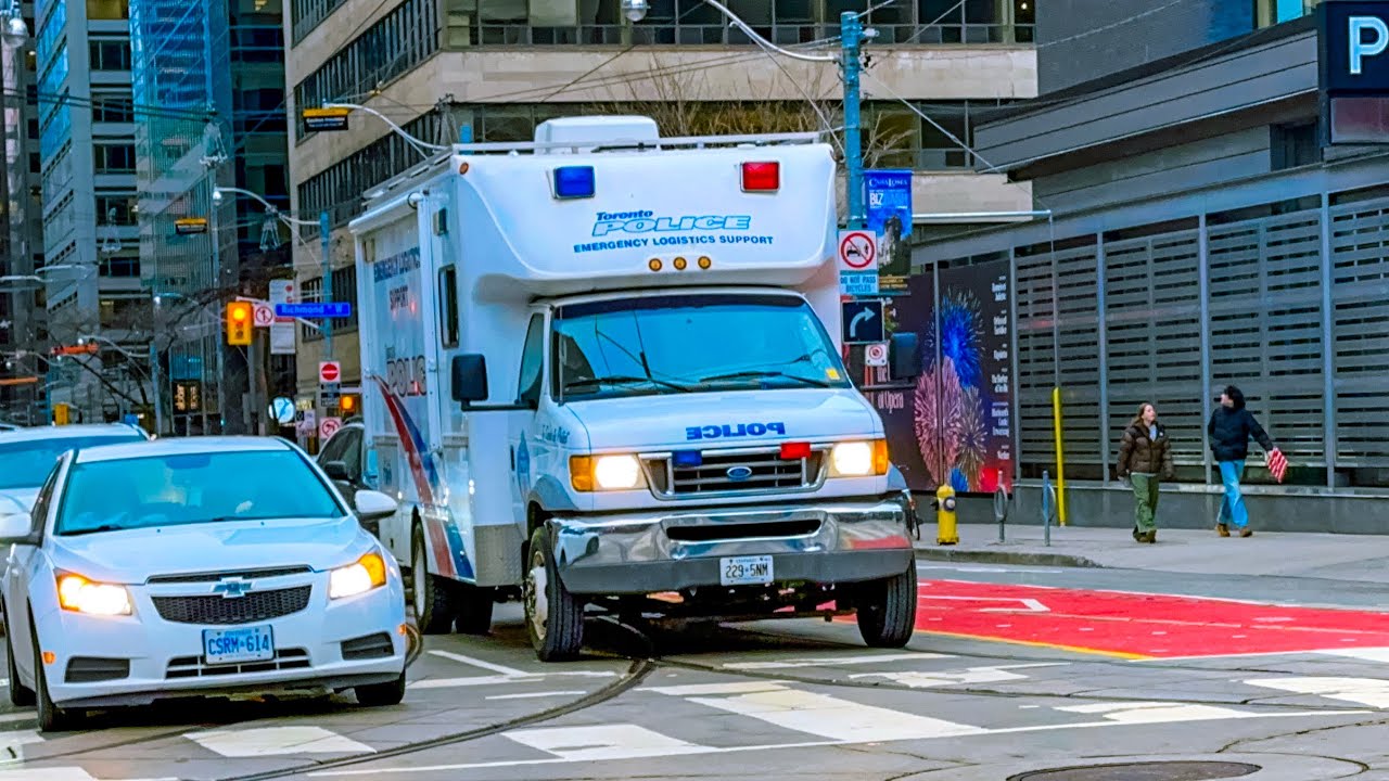 Toronto police PSU and PSRT at protest and counter protest today at ...
