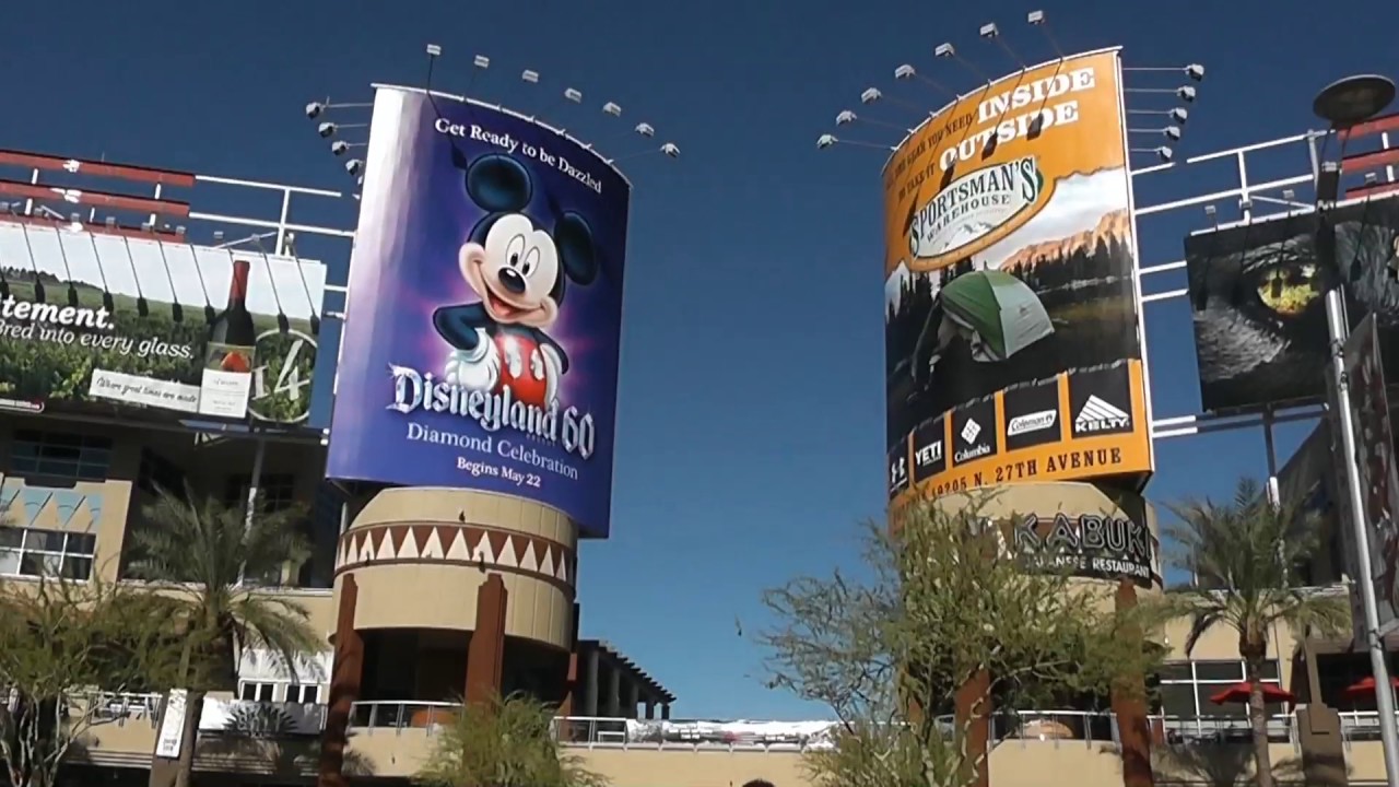 Westgate Entertainment District Glendale Arizona - YouTube
